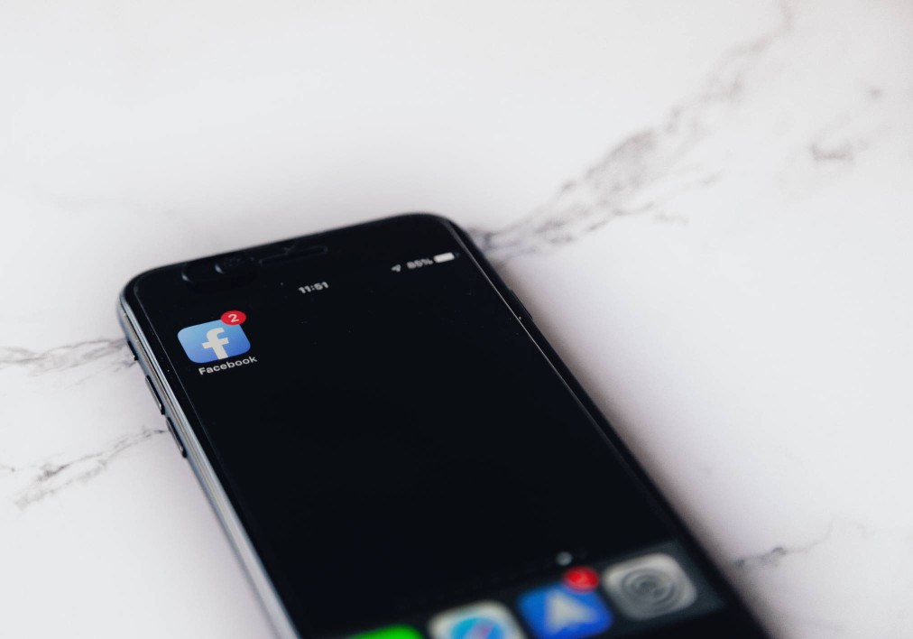 How to Create Facebook Video Loop — Clideo