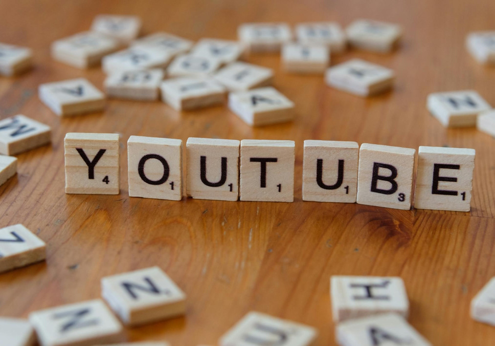 Video recording and editing resources — Clideo