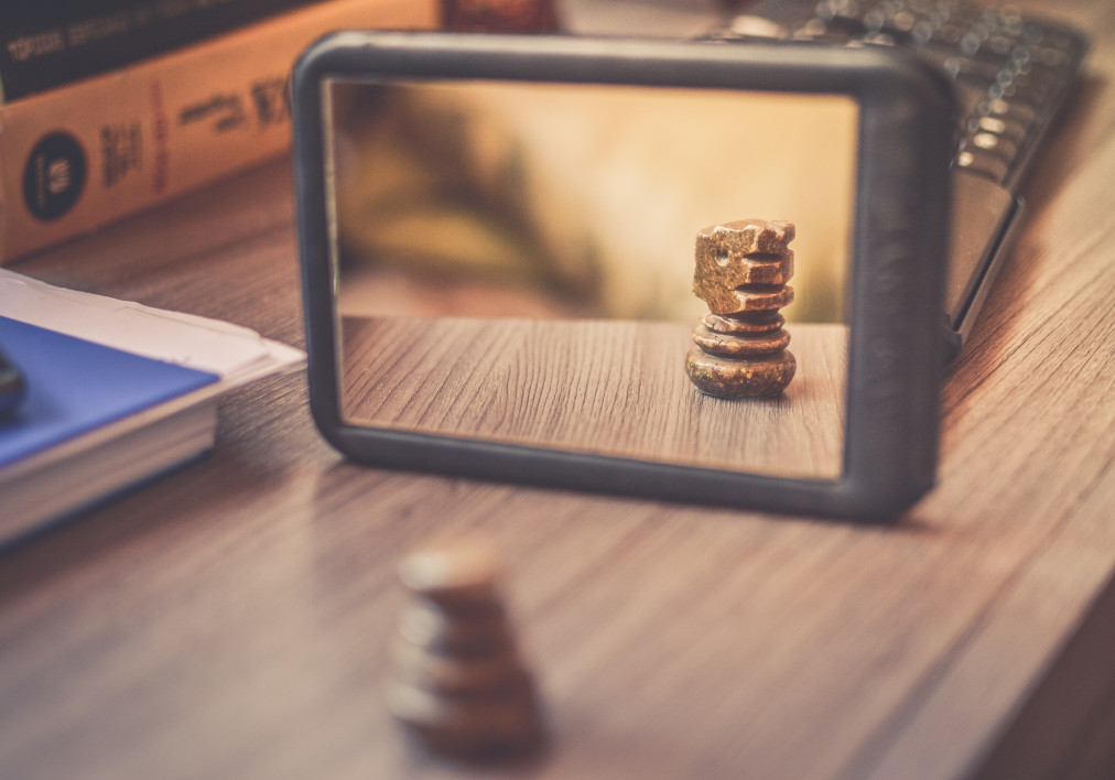 How to Put Video in Reverse Online — Clideo