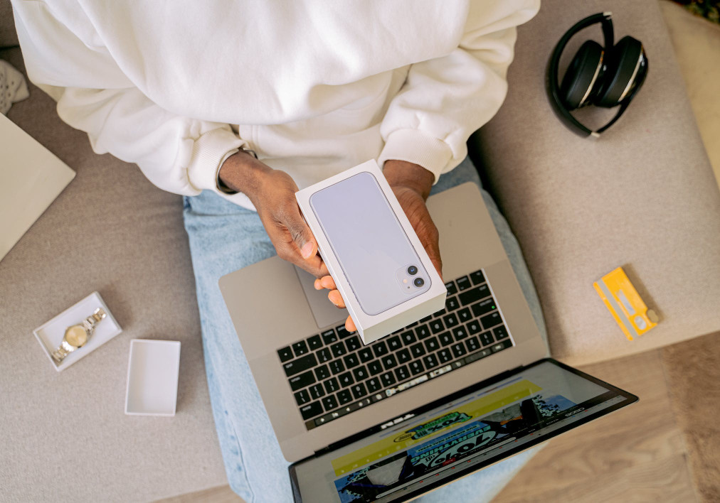 How to Make an Unboxing Video — Clideo