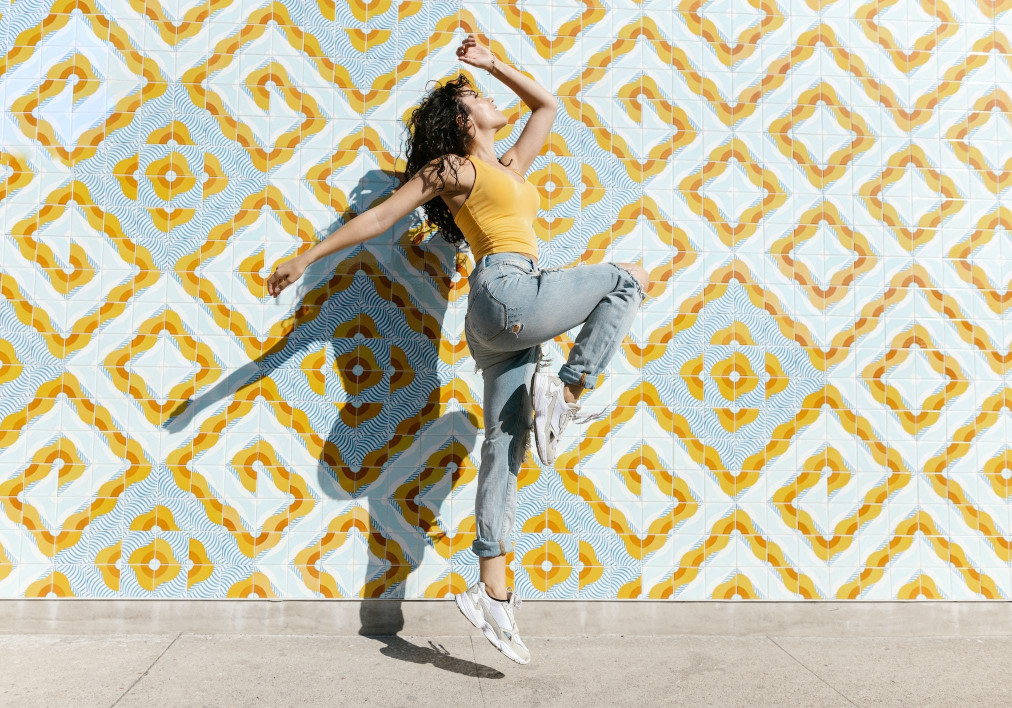 How to Make Dance Video Online — Clideo