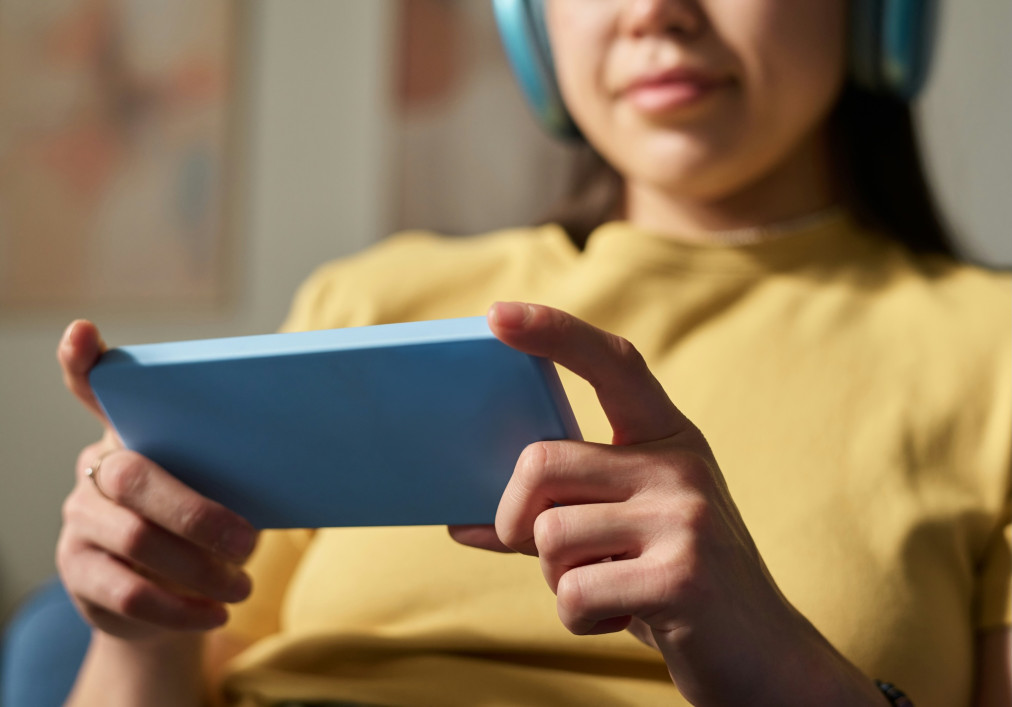 Video recording and editing resources — Clideo