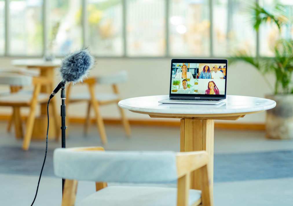 Video recording and editing resources — Clideo