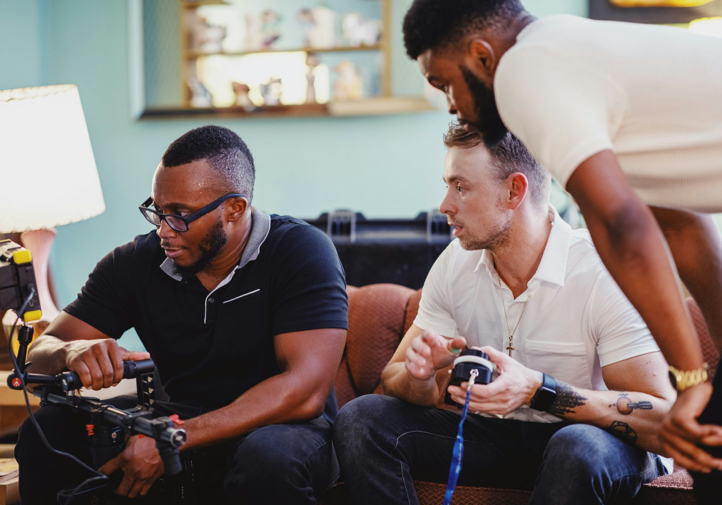 Video recording and editing resources — Clideo