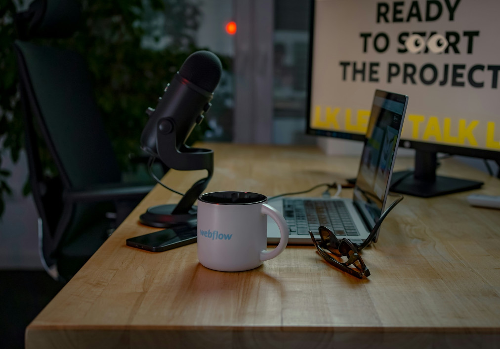 What is a Video Podcast, and Will It Surpass Audio — Clideo