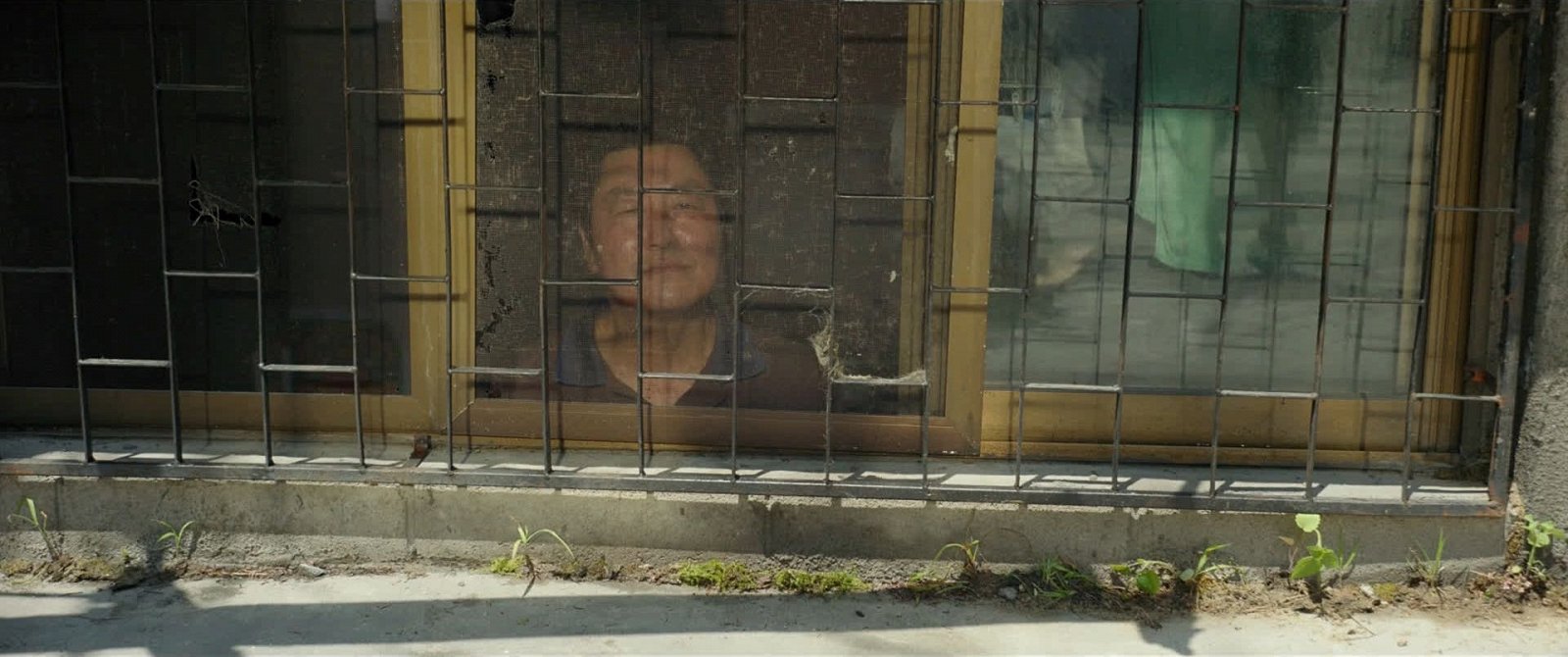 What is High-Angle Shot with Examples — Clideo