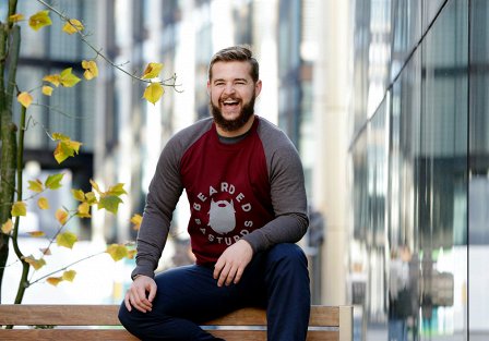 Twitter Meme Maker — Clideo