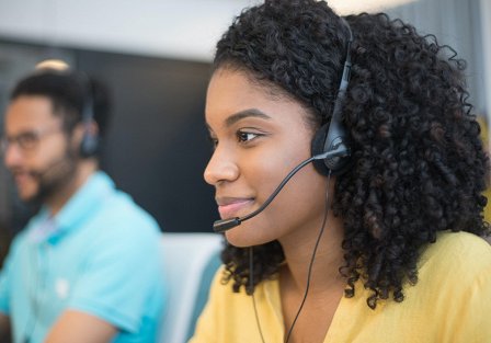 How to Overlay Video on Video — Clideo